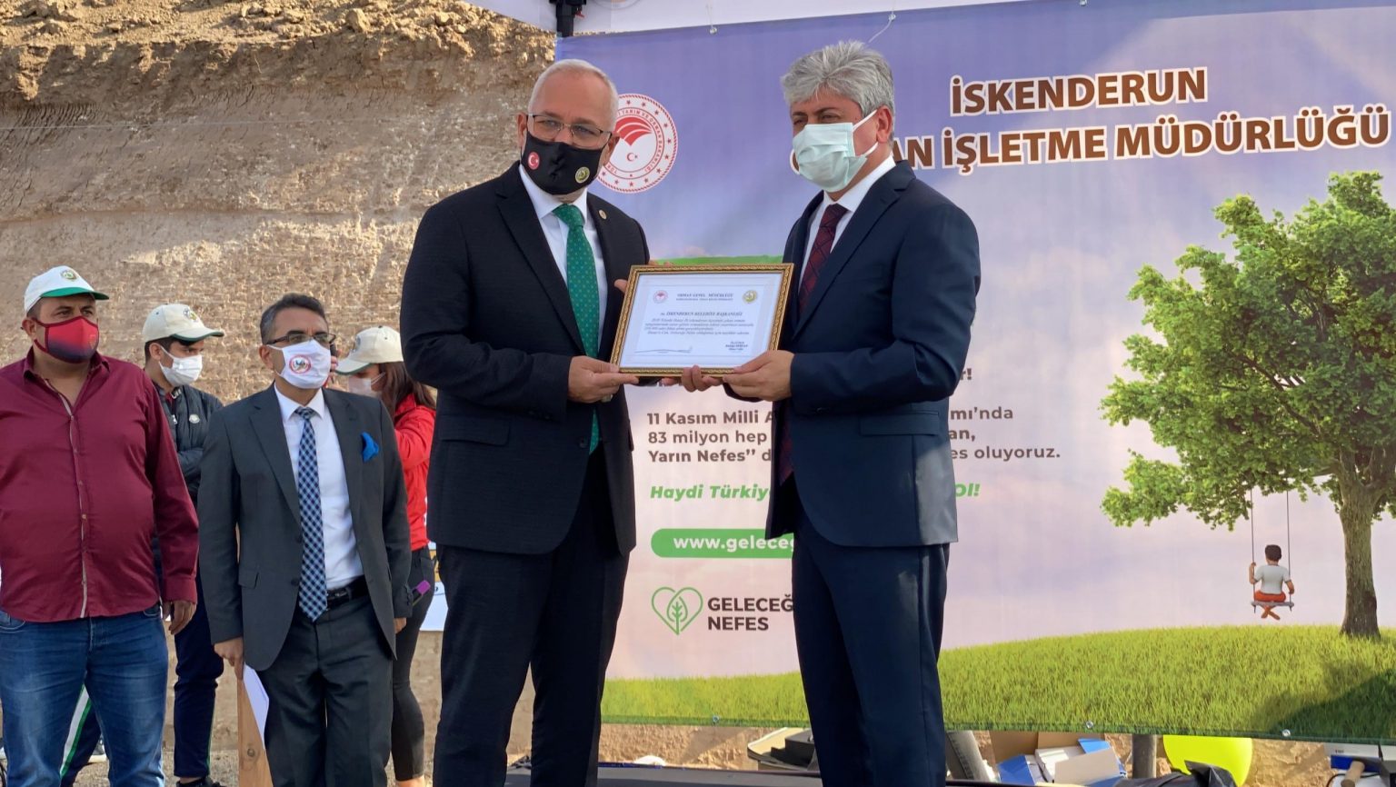 Hatay’da yanan ormanlık alanlar fidanlarla buluştu - Hatay Büyükşehir ... Hatay’da yanan ormanlık alanlar fidanlarla buluştu - Hatay Büyükşehir ...